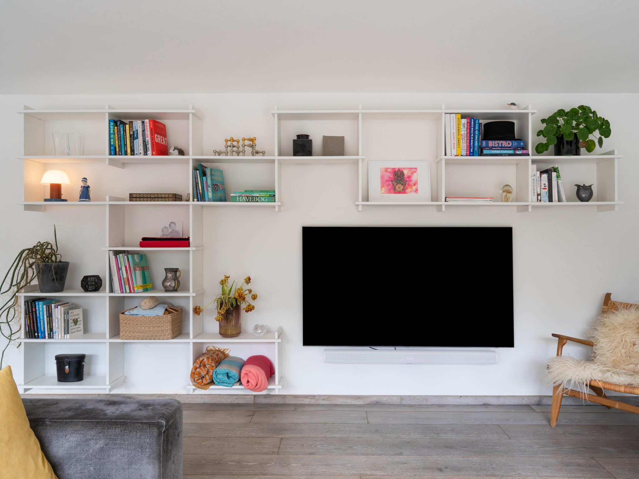 reolREOL | Moderne, tidløse reoler – designet 100% til dit hjem