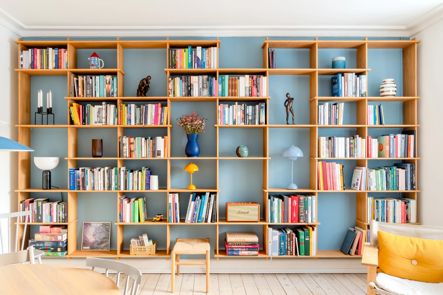 Bogreoler til væg | Få en smuk, væghængt bogreol fra reolREOL